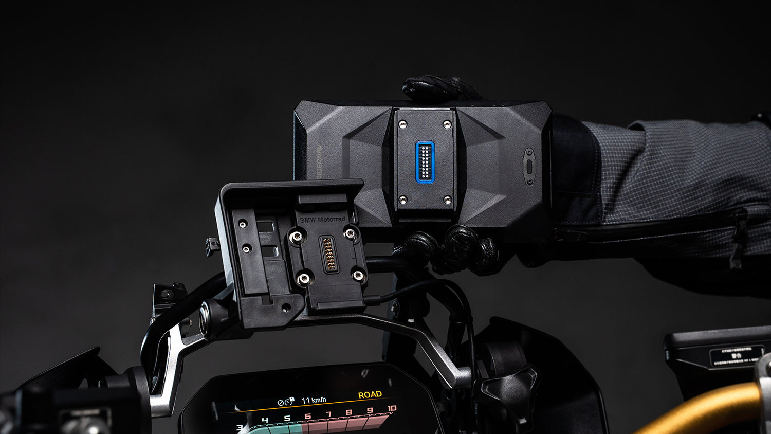 User Guide – tagged "R7M" – RiderNav